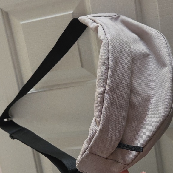 Everlane | Bags | Everlane Renew Transit Fanny Pack Warm Quartz | Poshmark